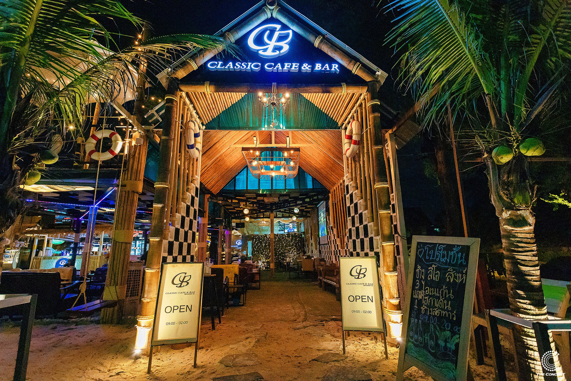 Classic Cafe Bar Srinakarin 