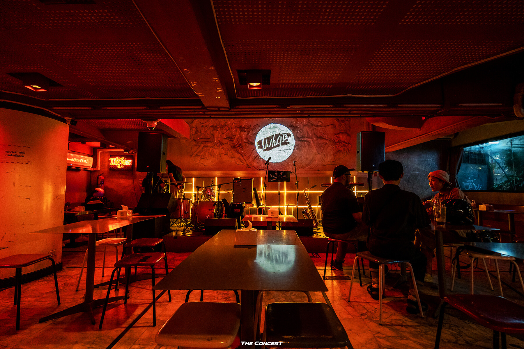 แว็บมาฟังบริทร็อค ที่ WhAb สนามเป้า