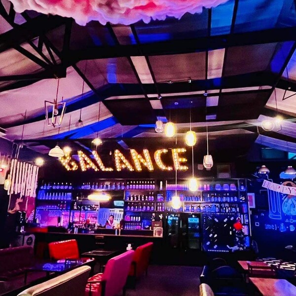 Balance Cafe'& Restaurant